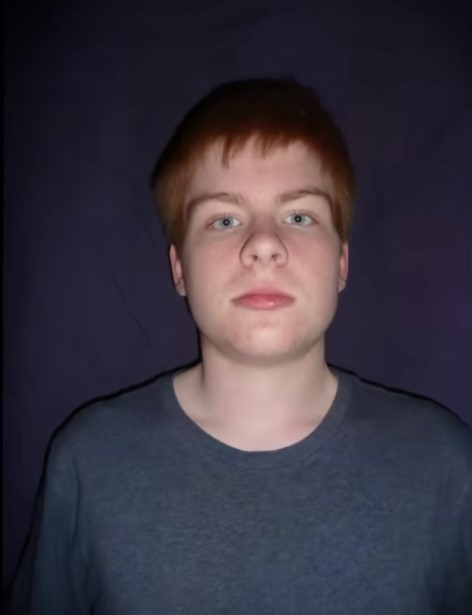 This guy took a picture of himself every day for 15 years - the result ...